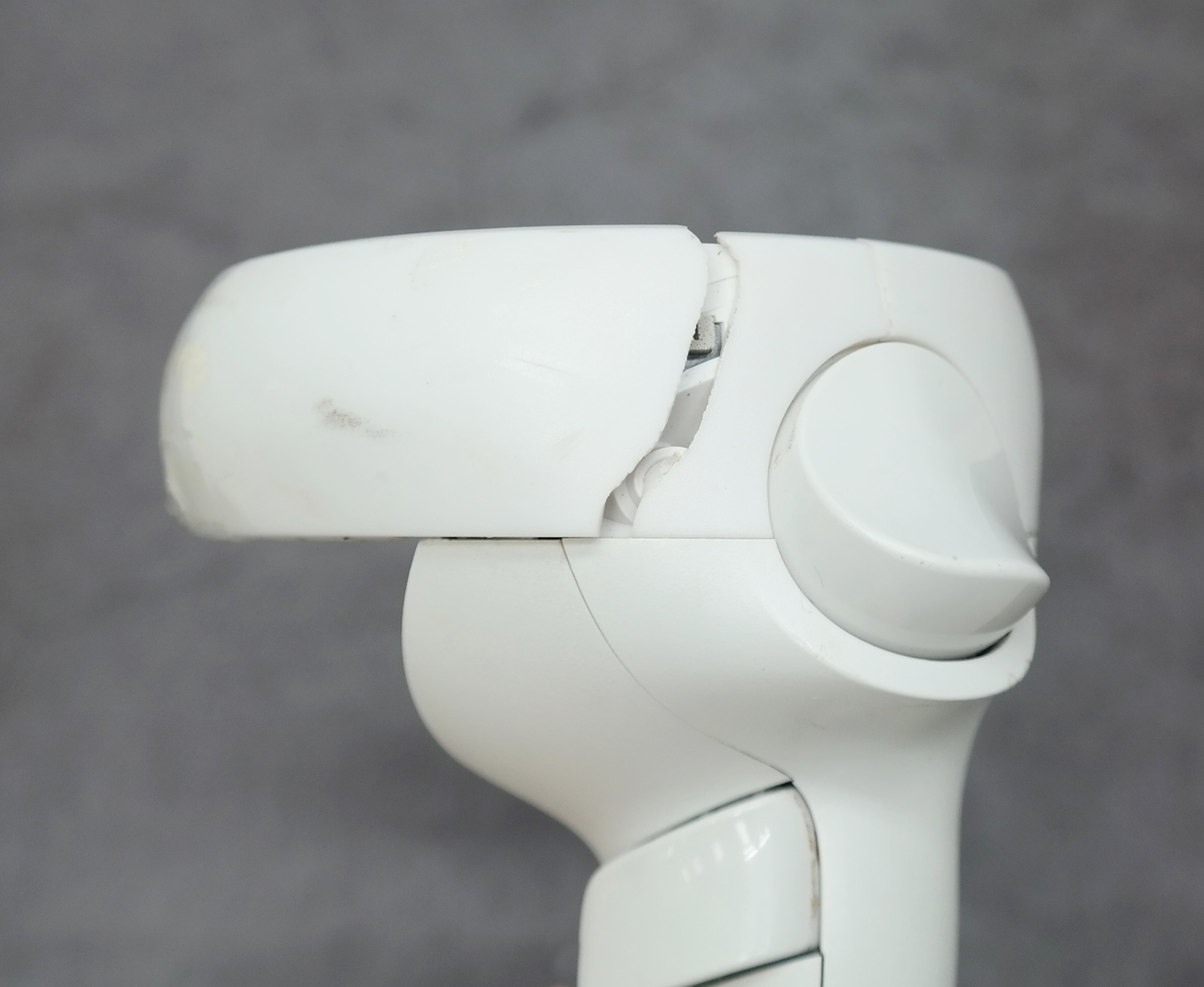 Oculus Quest 2 Left Controller BROKEN