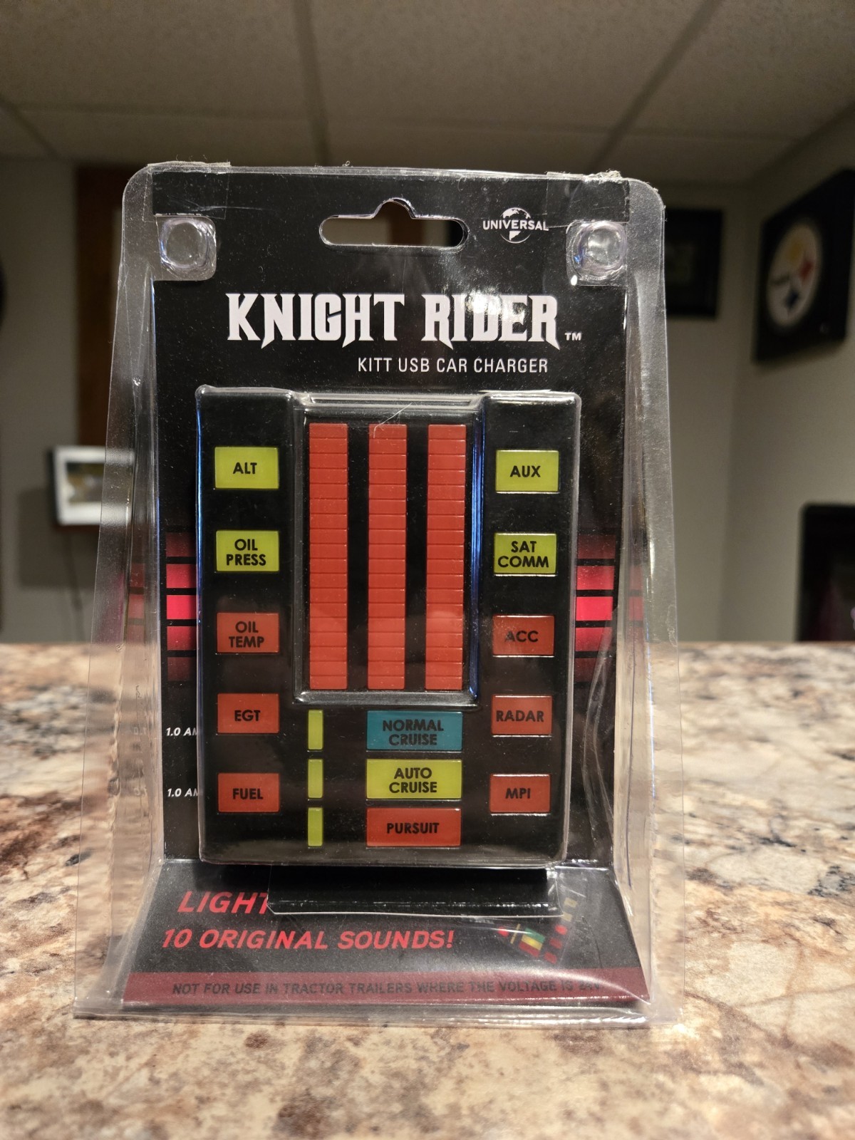 Knight Rider KITT USB Car Charger w/ Voice Lights 10 Sounds ThinkGeek ...