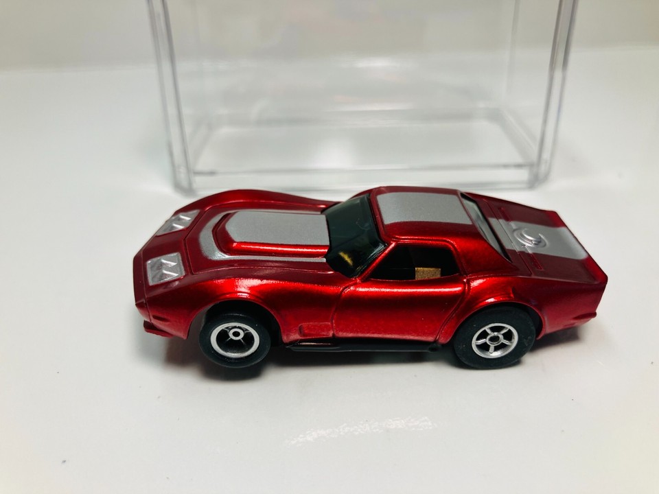 AFX tras CANDY RED CORVETTE AW Chassis & Display case Aurora NEW! | eBay