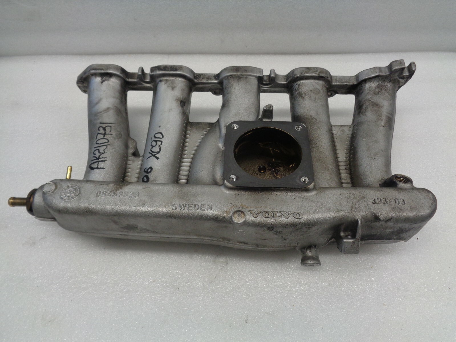 2002-2009 Volvo XC90 Engine Air Intake Manifold Turbo 09488033 OEM ...