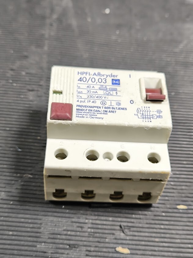 HPFI-Afbryder 40A Circuit Breaker - Used, Signs of Wear | eBay