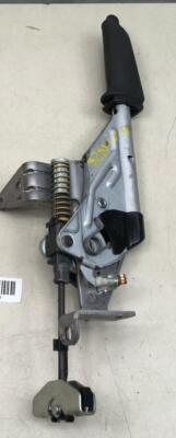 BMW 328XI E90 2009 FRONT CENTER EMERGENCY PARKING HAND BRAKE HANDLE ...