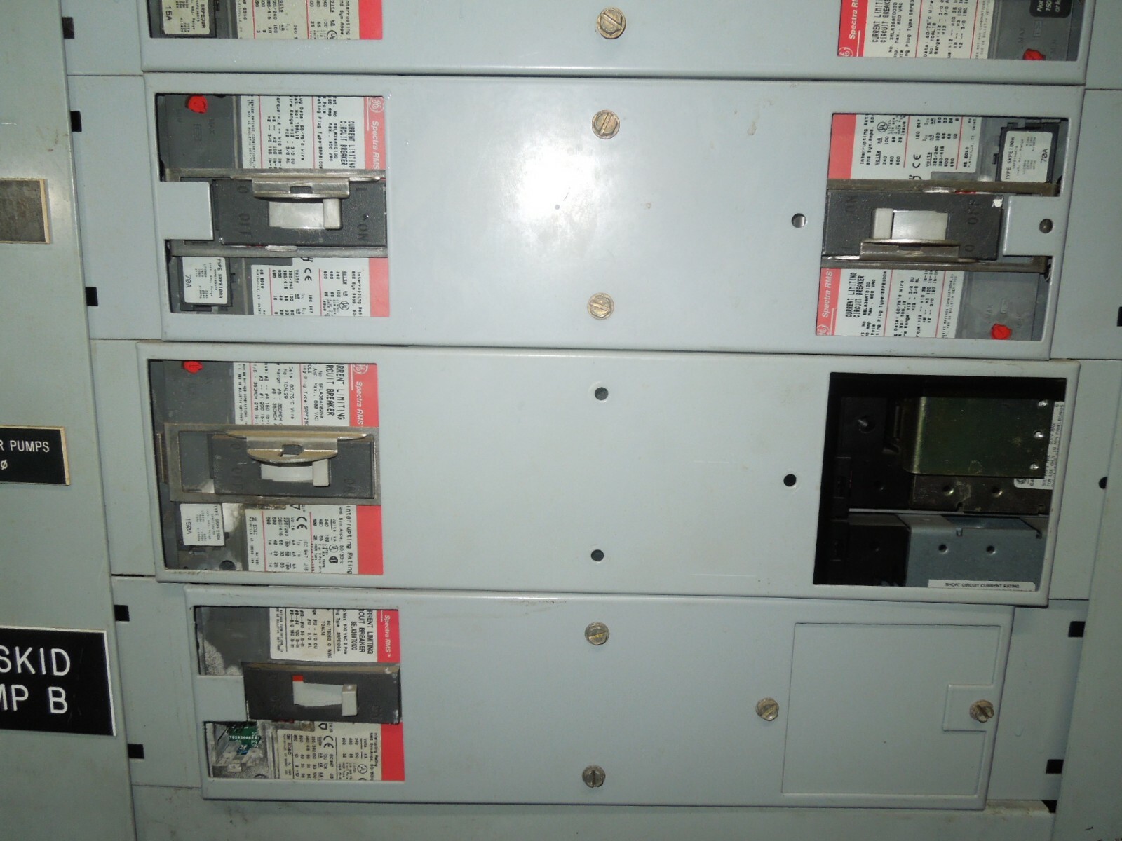 GE Spectra Series 400A 3ph 4W 480Y/277V MLO Panel w/Distribution ...