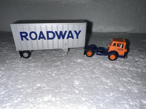 Athearn, HO scale, Ford-C Tractor w/ 28' Trailer, Roadway Trucking ...