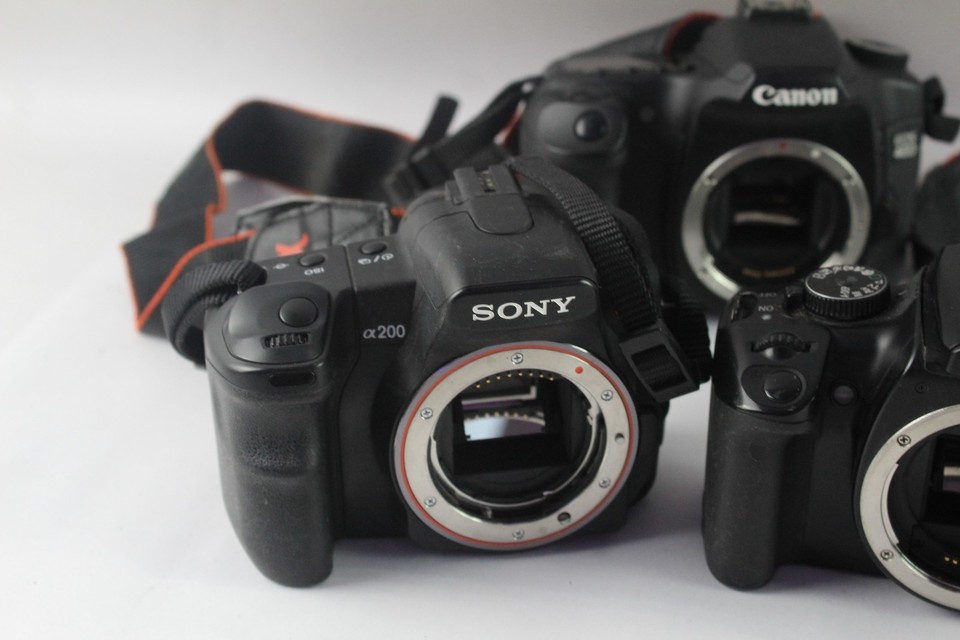 DSLR Digital Cameras Inc Sony A200, Canon 400D & 40D Bodies Only x 5 ...