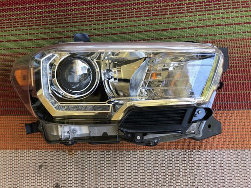 2016 - 2019 TOYOTA TACOMA RIGHT SIDE HEADLIGHT HALOGEN OEM 81110-04280 ...