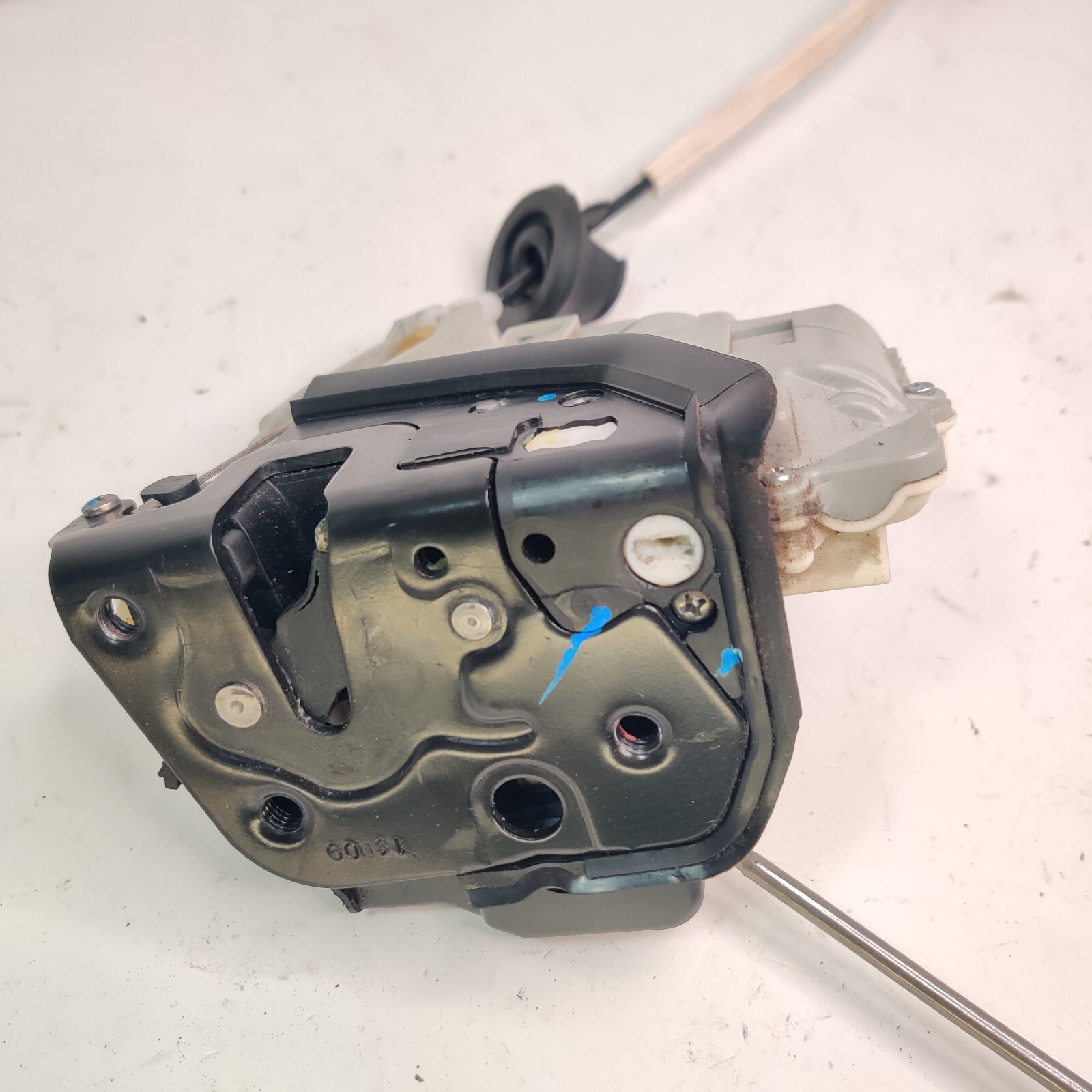 2010 AUDI A6 - Front Right DOOR Latch / LOCK Actuator 4F1837016A Multi ...