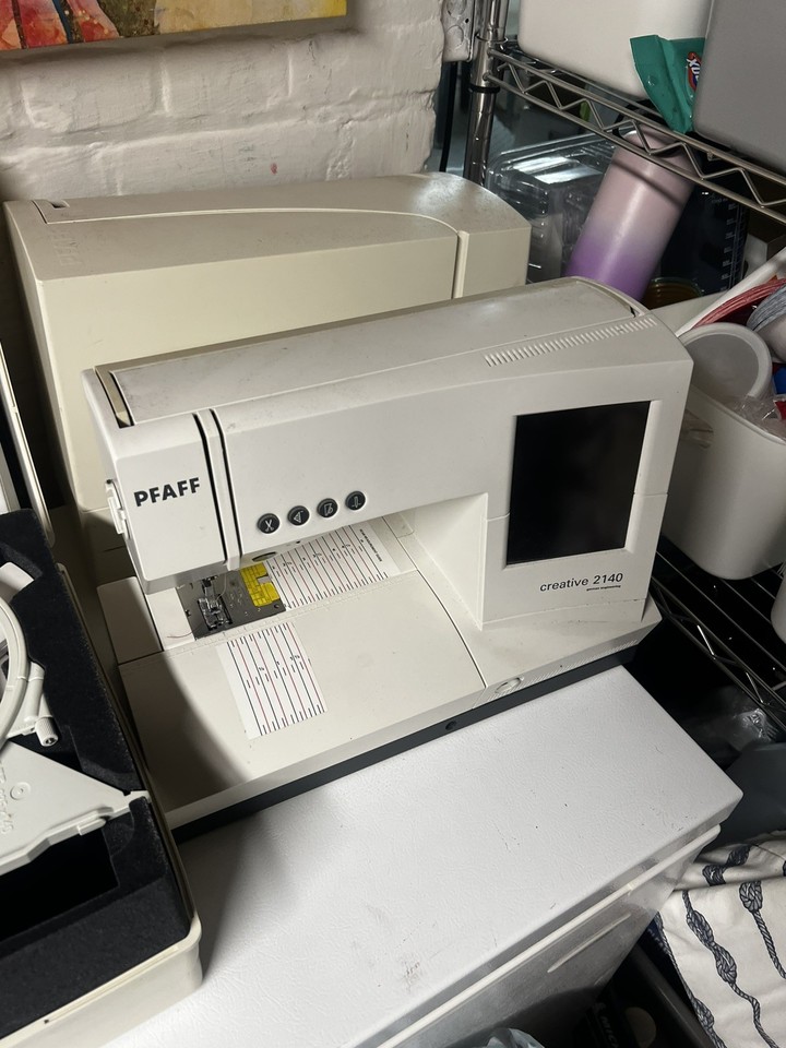 Pfaff Creative 2140 Sewing Embroidery Machine w/ Case, Embroidery ...