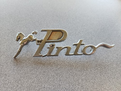 VINTAGE 1970s FORD PINTO SIDE FENDER EMBLEM BADGE SYMBOL HORSE LOGO 👀👀👀 ...