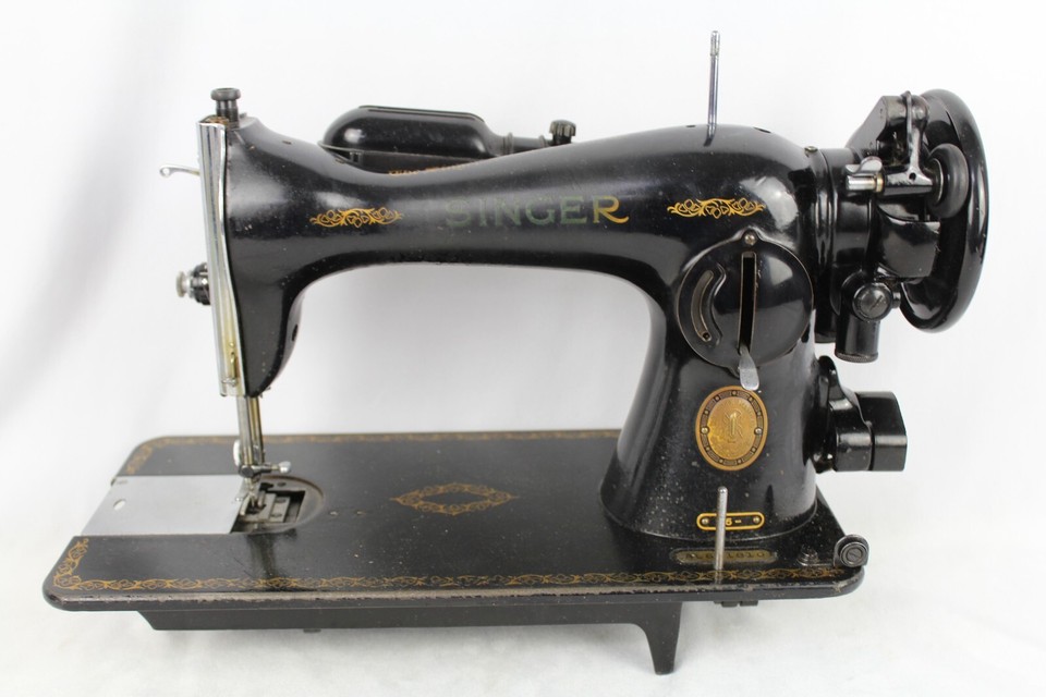 Vintage 1949 Singer Sewing Machine Model 15-91 + Singer Buttonholer ...