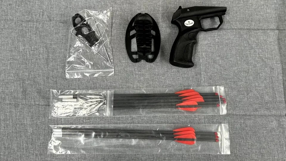 MINI STRIKER PISTOL CROSSBOW WITH 8 HUNTING BOLTS Kit | eBay