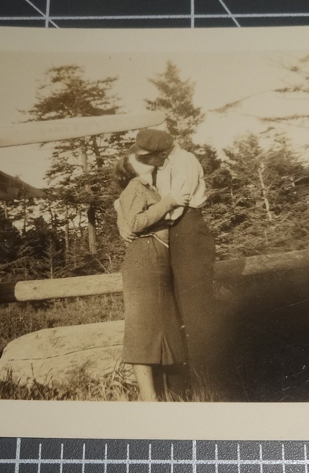 Man Kissing Woman By Fence Make Out Smooch Kiss Lovers Love Vintage