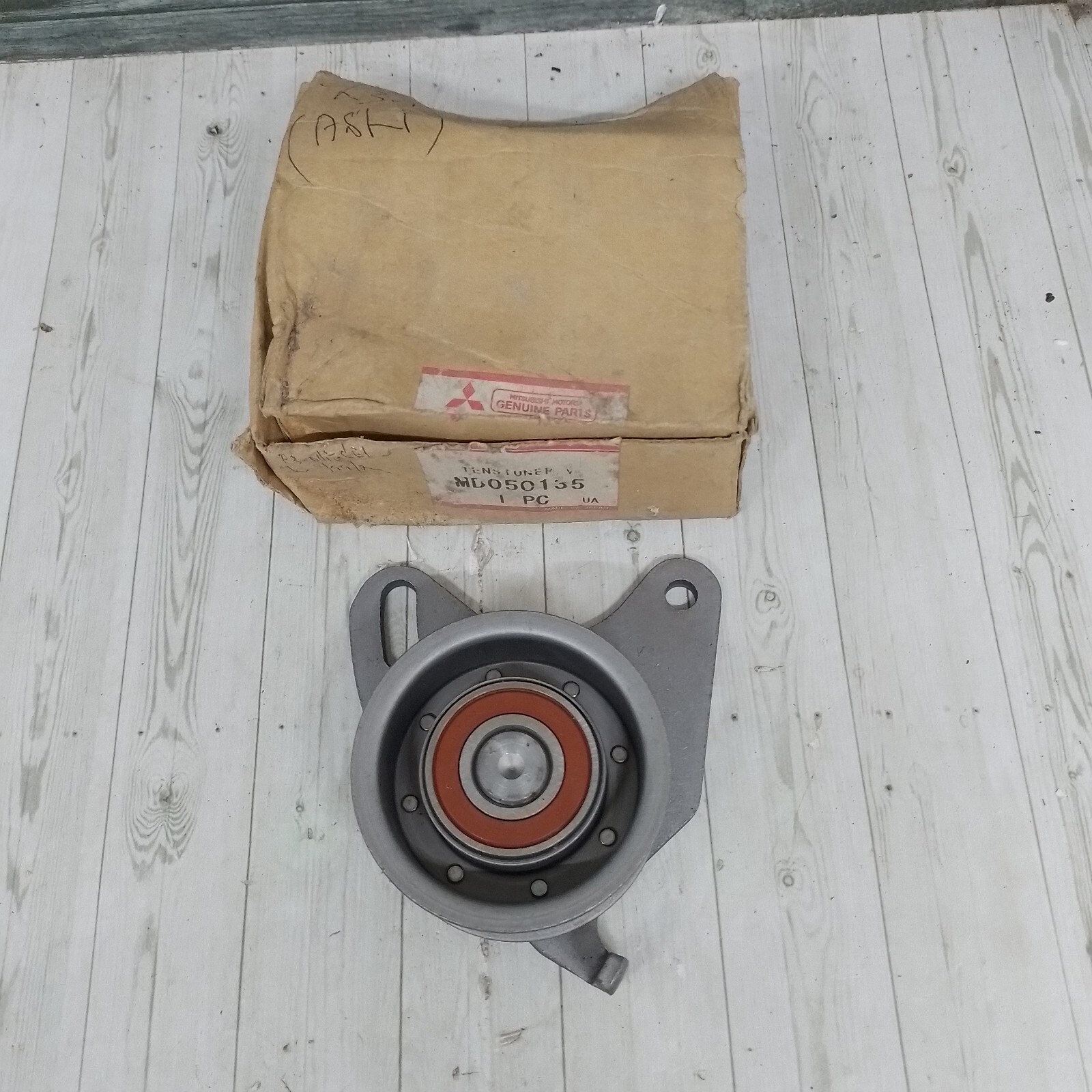 MD050135 Timing Belt Tensioner For Mitsubishi Dodge T41050 L300 L400 ...