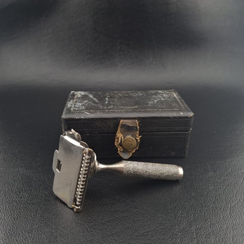Vintage GEM Damaskeene Safety Razor With Case. | eBay