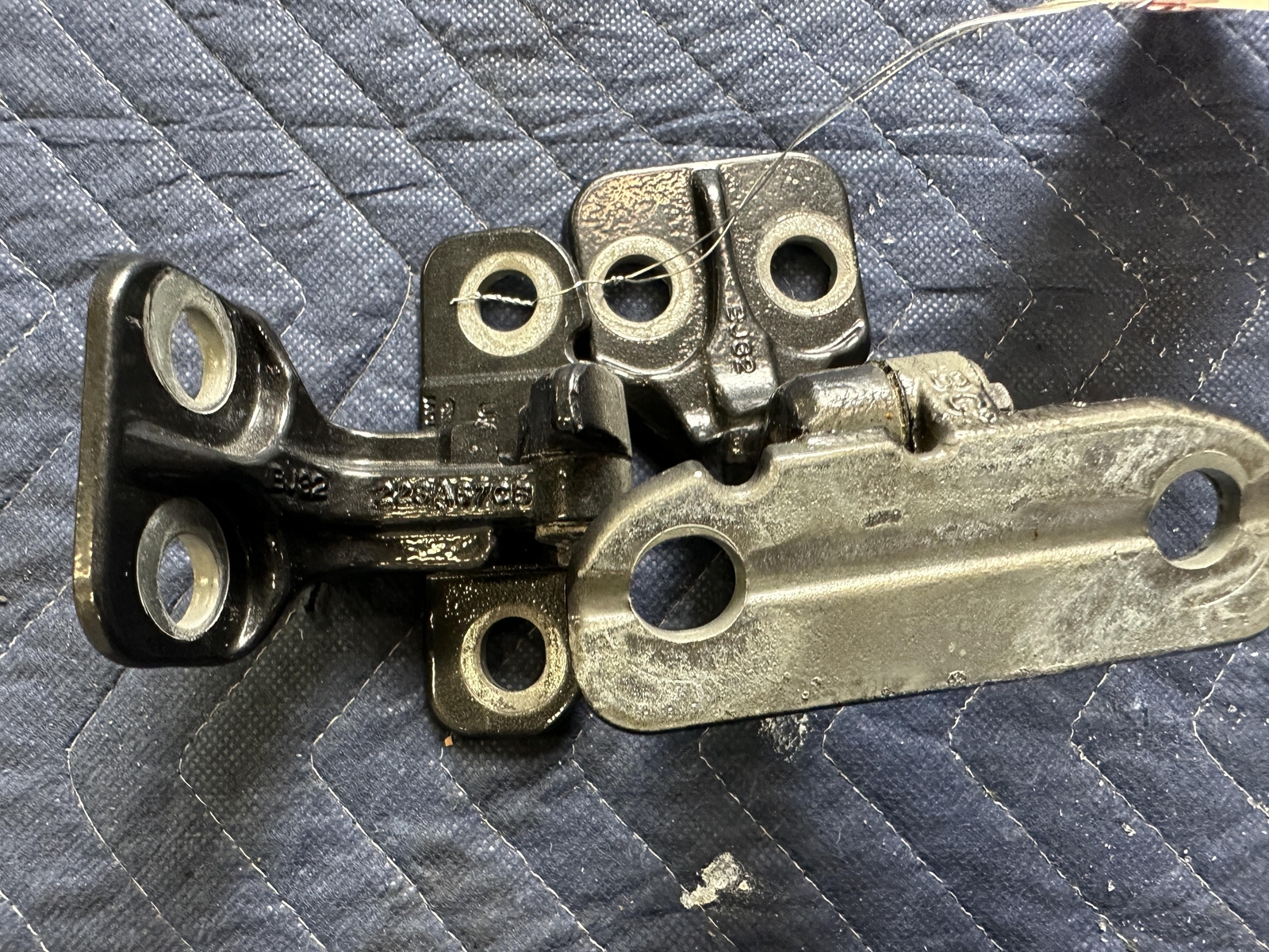 Front Left Driver Door Hinge SET of 2 2019 Range Rover Evoque SE 2.0L ...