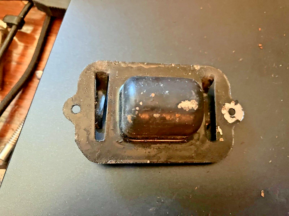 Victor Victrola Phonograph Metal Tungs Tone Tin Holder & Screws Parts ...