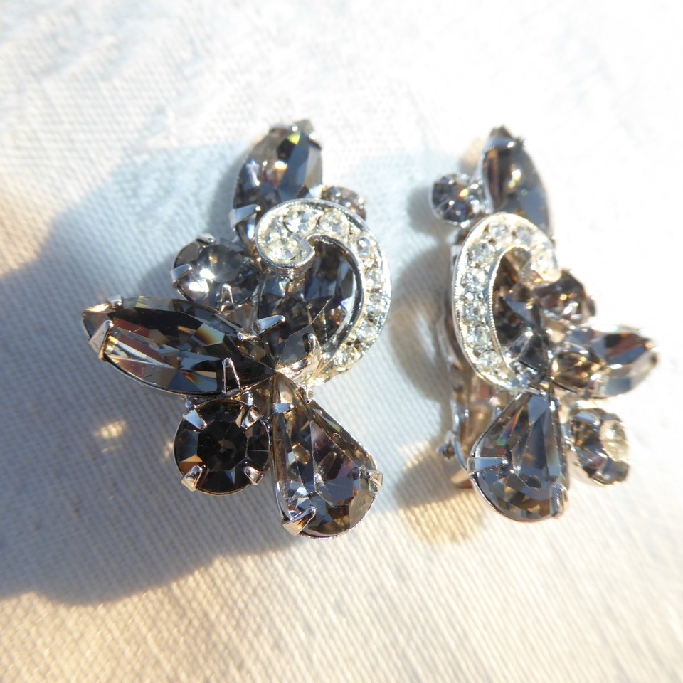 AMAZING VINTAGE SILVER TONE GREY CLEAR RHINESTONE CLUSTER EARRINGS By ...
