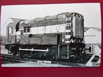 PHOTO CLASS 08 SHUNTER 08880 AT ROTHERHAM SP EWS LIVERY 21/4/02 | eBay UK