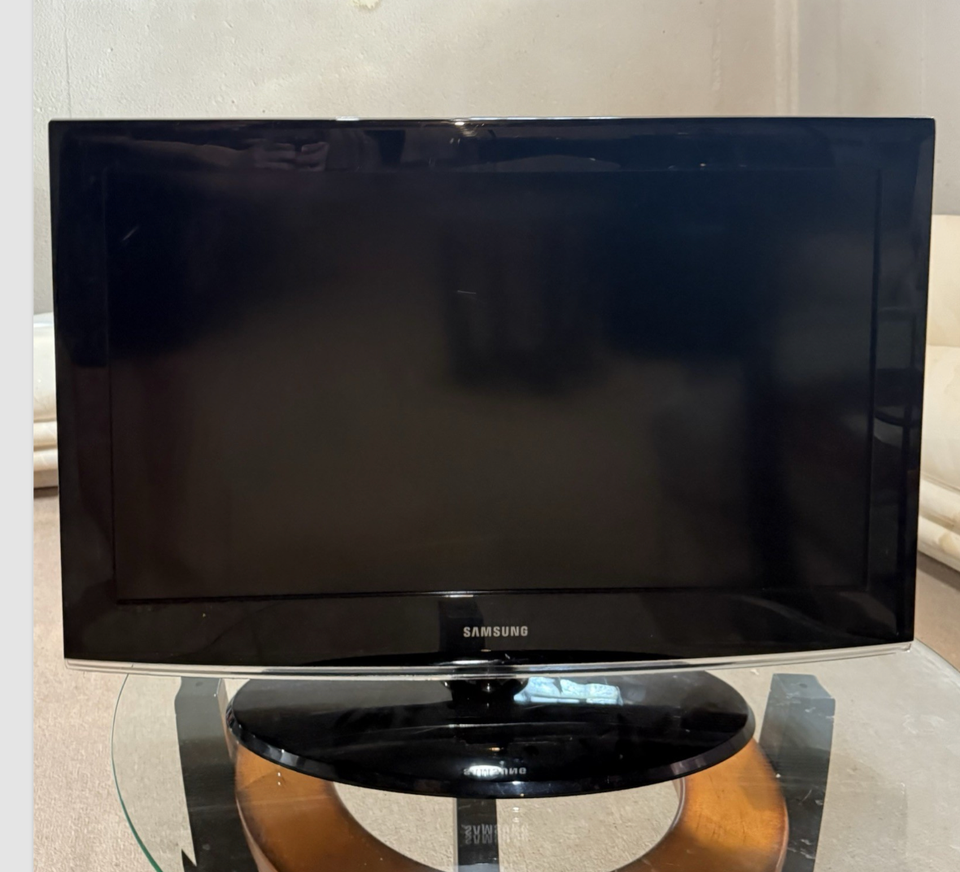 Samsung LN32B360C5D 32" 720p 60Hz LCD HDTV Flat Screen Black | eBay