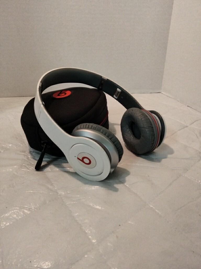Beats by Dr. Dre Beats Mixr wired headphone white color