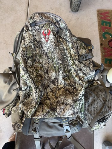 Badlands 2200 Hunting Backpack Large Realtree AP Camo Camouflage ...