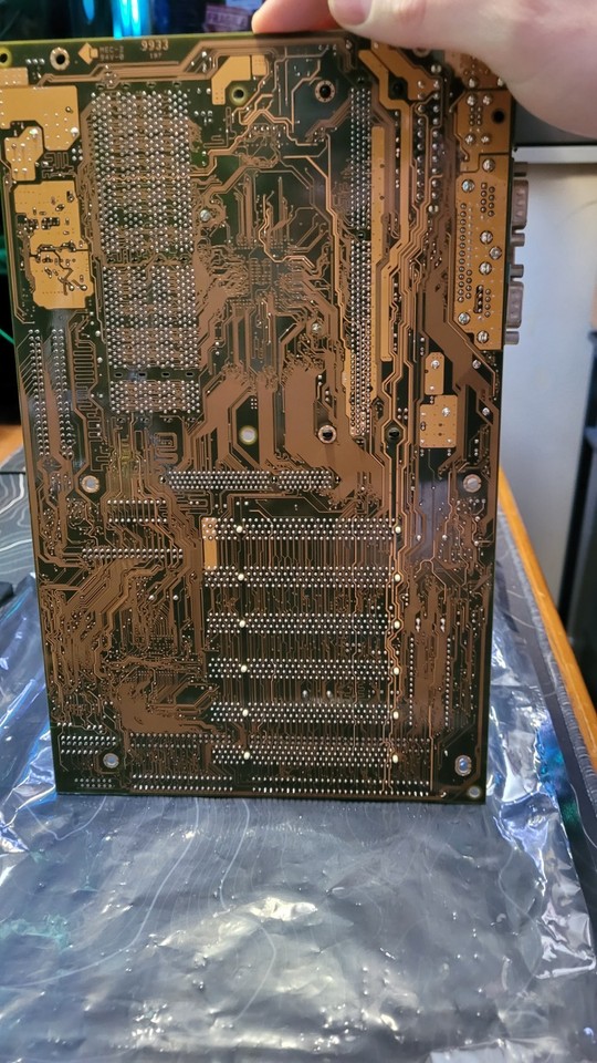 ASUS P3B-F, Slot 1, Intel Motherboard rev 1.03 + p3 450 + 256mb ram ...