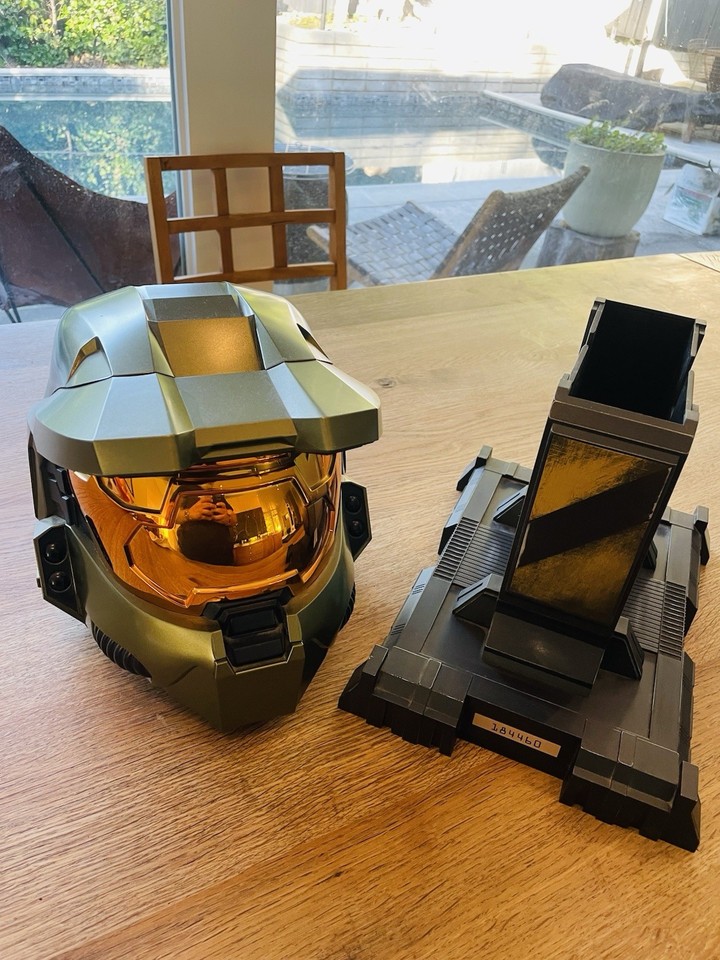 HALO Master Chief Helmet Display Stand - Official Collectible Spartan ...