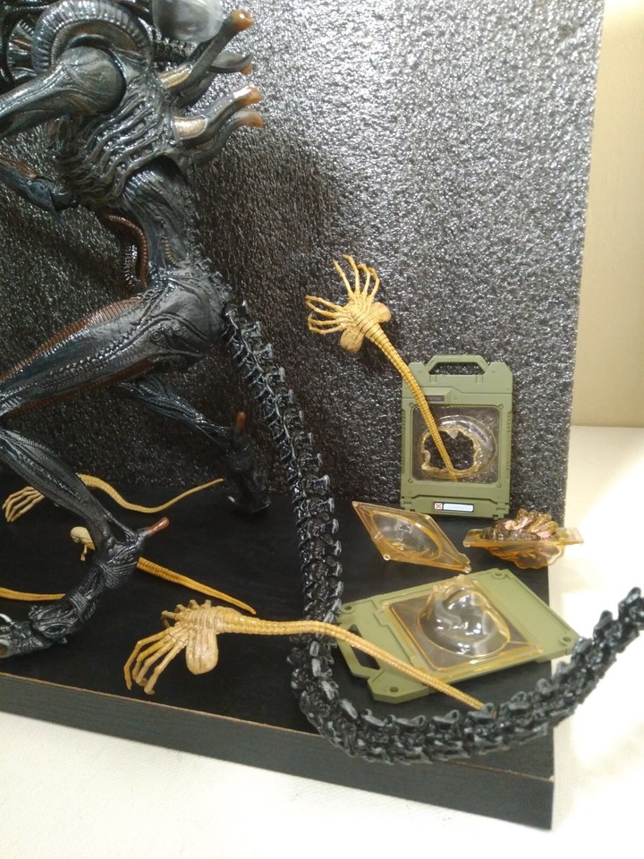 NECA* CUSTOM * DIORAMA *ALIEN ROMULUS SCORCHED XENOMORPH + ACCESSORY ...