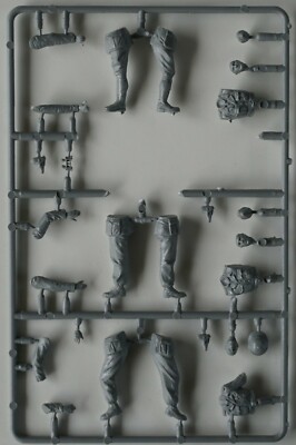 MiniArt 35100 1/35 Pz.Kpfw Mk.III 749(e) Valentine Mk.III crew figures ...