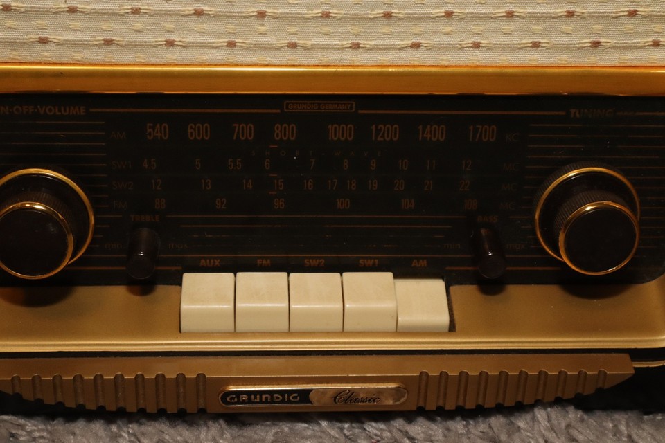 Grundig Classic 960 Hi-Fi Short Wave Radio AM/FM AUX In Tested | eBay