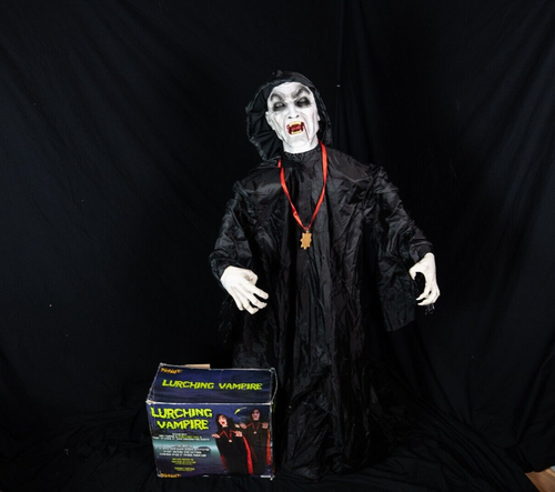 Spirit Halloween 2010 Lurching Vampire Life Size Animatronic Horror ...