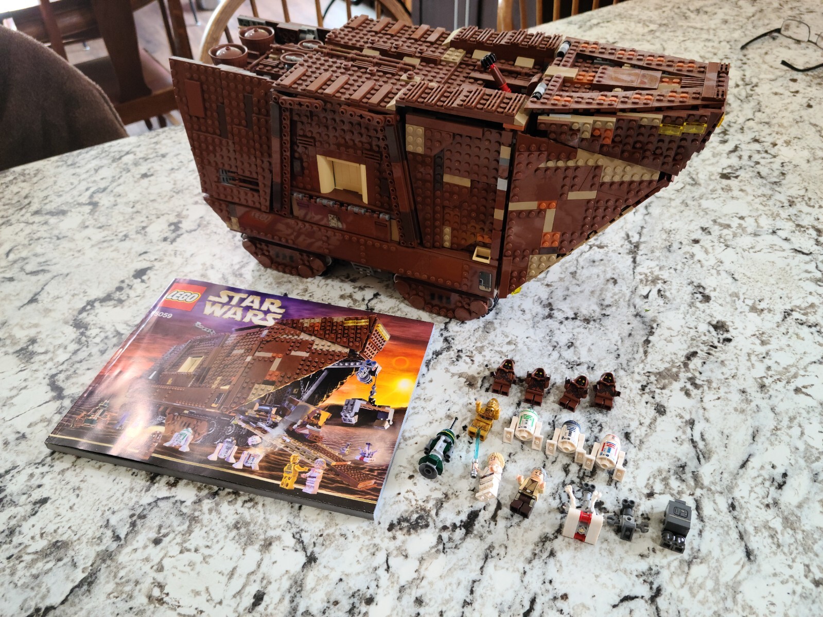 LEGO Star Wars UCS Sandcrawler 75059 with all Minifigs and Book! Great ...