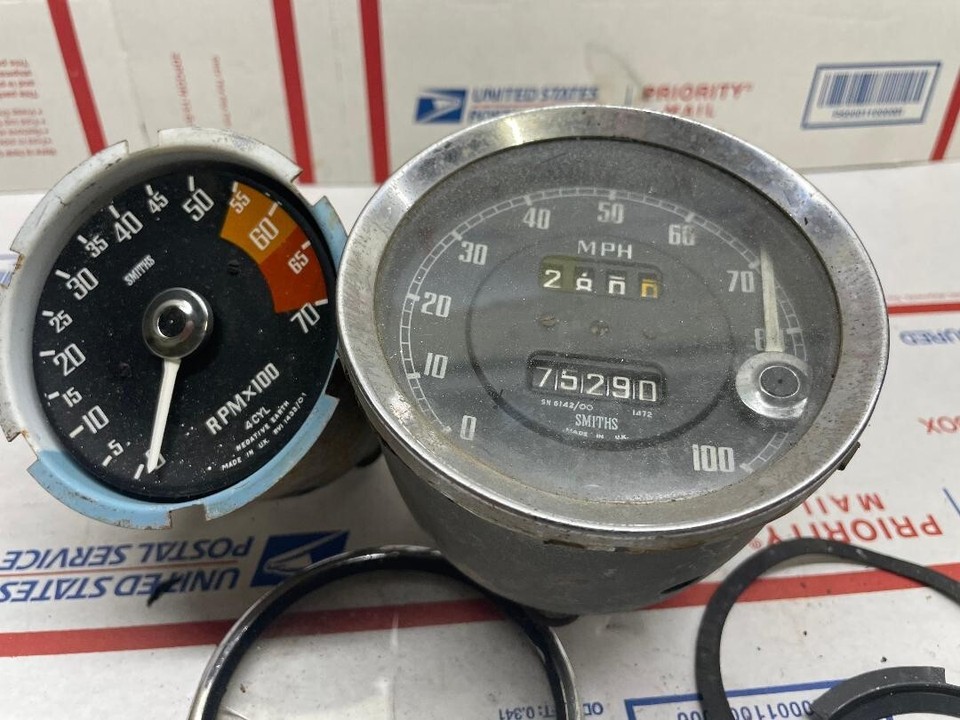 MG MGB Smiths Tachometer Speedometer Tach Speedo for Restoration or ...