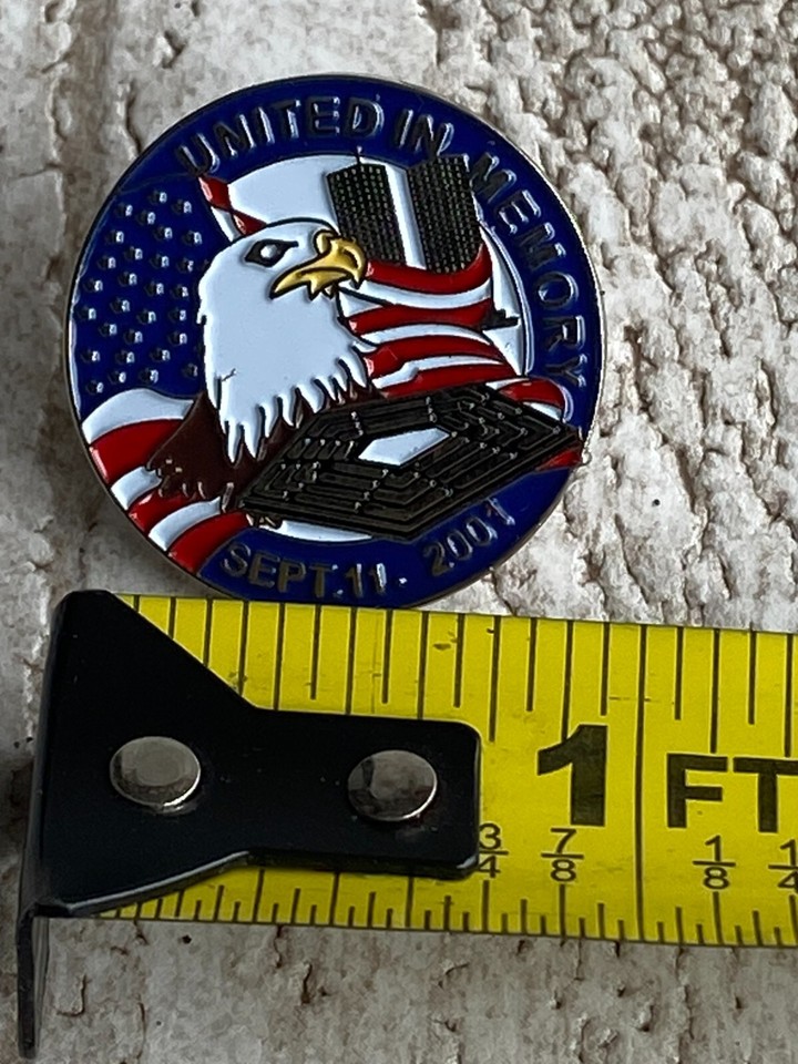 3 Remembrance Lapel Pins Twin Towers-EAGLE & US Flag/COLLECTIBLES ~9/11 ...