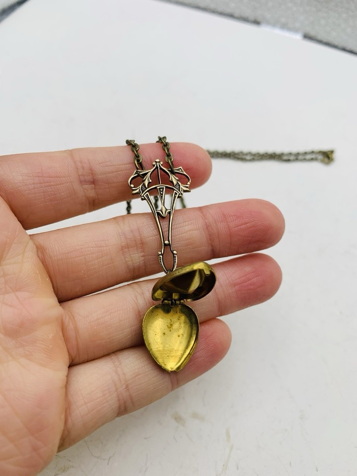 Vintage Art Nouveau Style Filigree Lavalier Gothic Heart Locket 18 ...