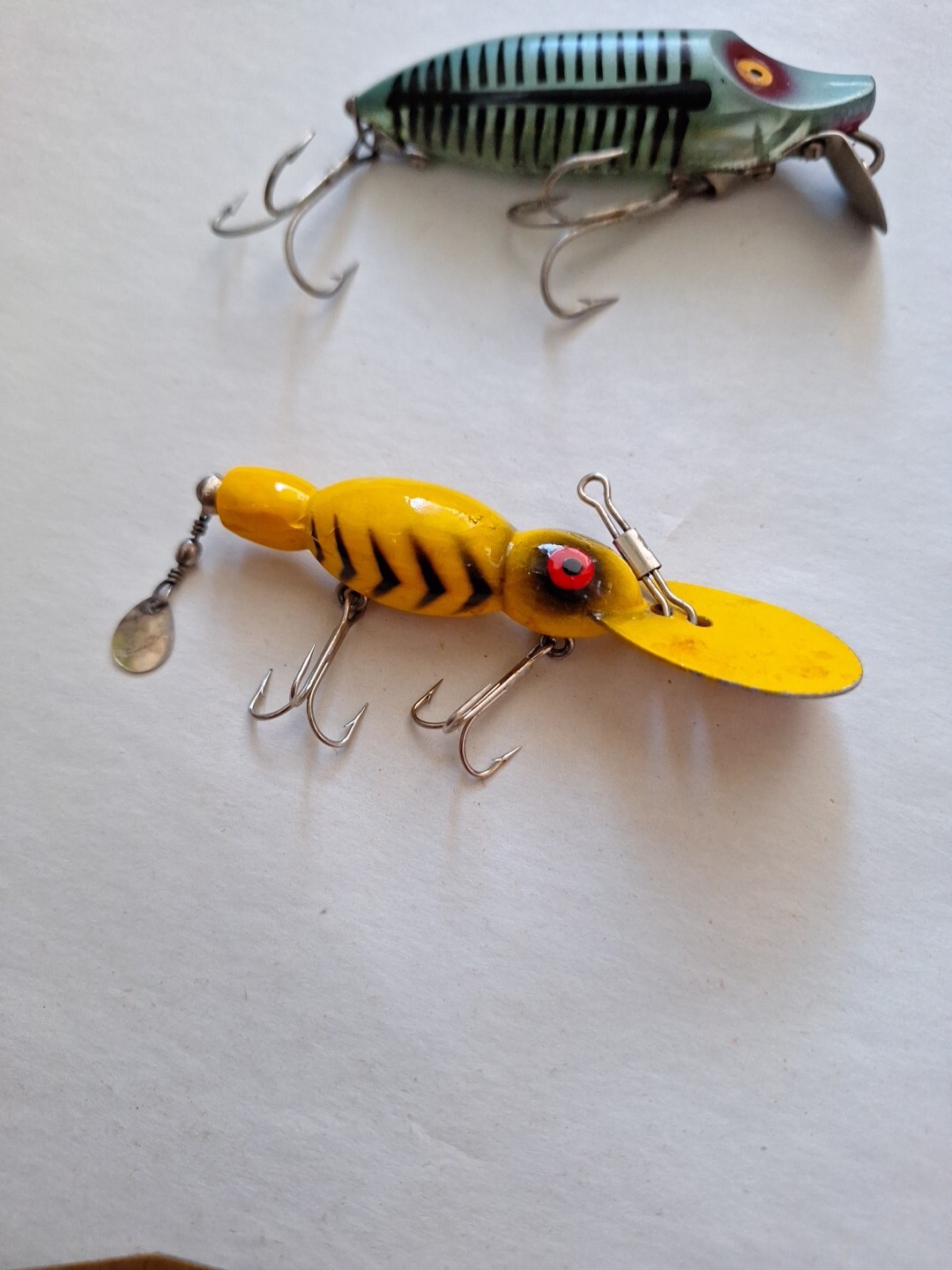 Lot Of 20 Vintage Fishing Lures. Including Dowagiac, Heddon, Jitterbug ...