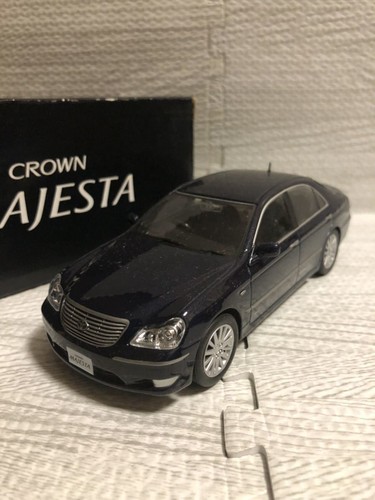 1/30 Crown Majesta Color Sample for Diecast Car Dark Blue Mica | eBay