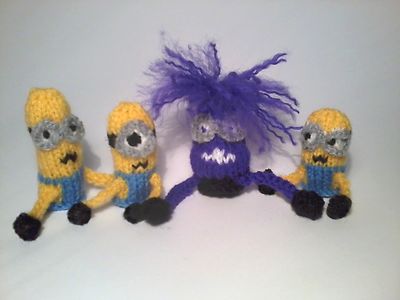 KNITTING PATTERN 652: MINION STYLE FINGER PUPPETS, BOB, STUART, KEVIN ...