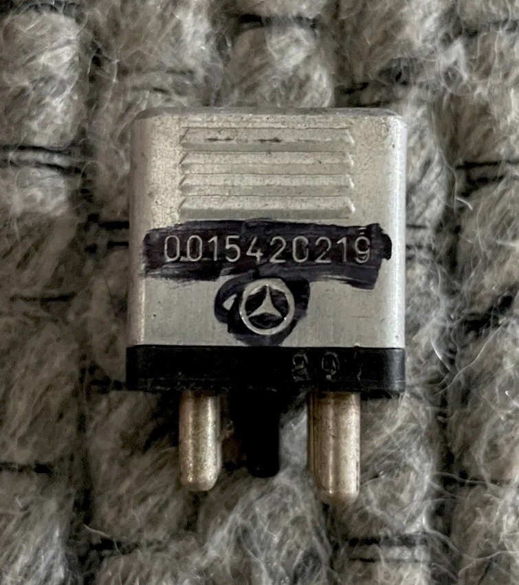 OEM Mercedes 0015420219 Multi Purpose Relays R107 W115 W116 W123 W124 ...