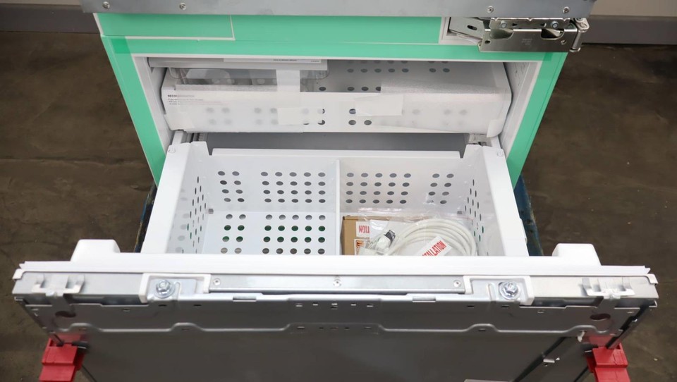 Bosch Benchmark Series 30" Built-In Bottom Mount Smart Refrigerator ...