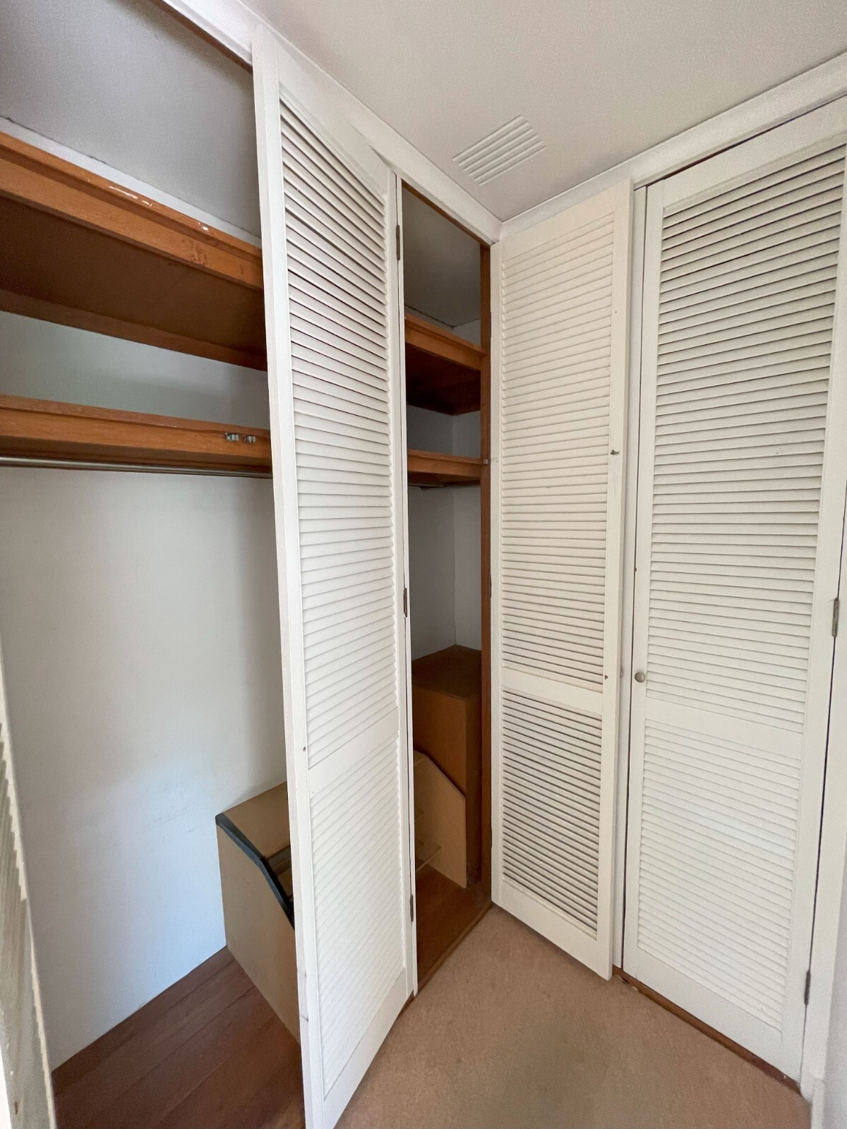 6 Solid Timber Interior Louvre Doors, White, Good Condition and Timber ...