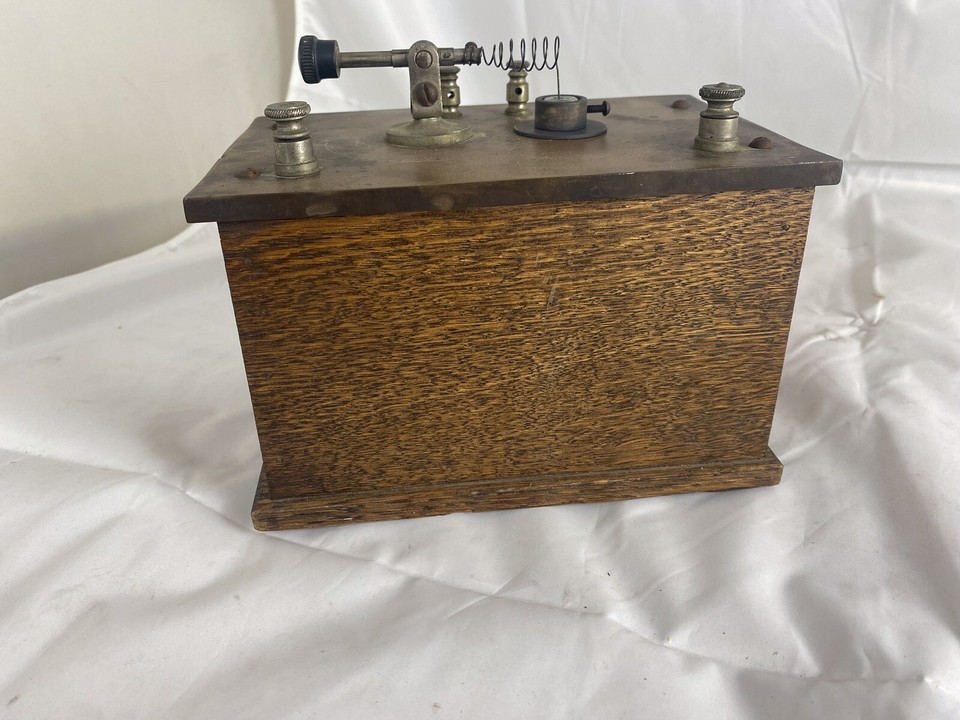 ANTIQUE WOOD CRYSTAL RADIO SET Lawsam Electric Company. Rare Set Great ...