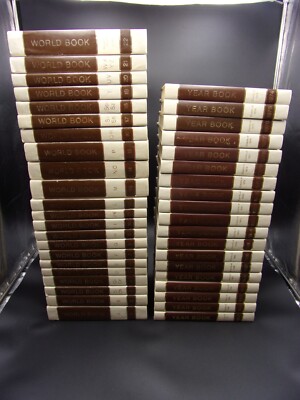 The World Book Encyclopedia 1973 Complete Set Gold Trim 18 Yearbooks ...