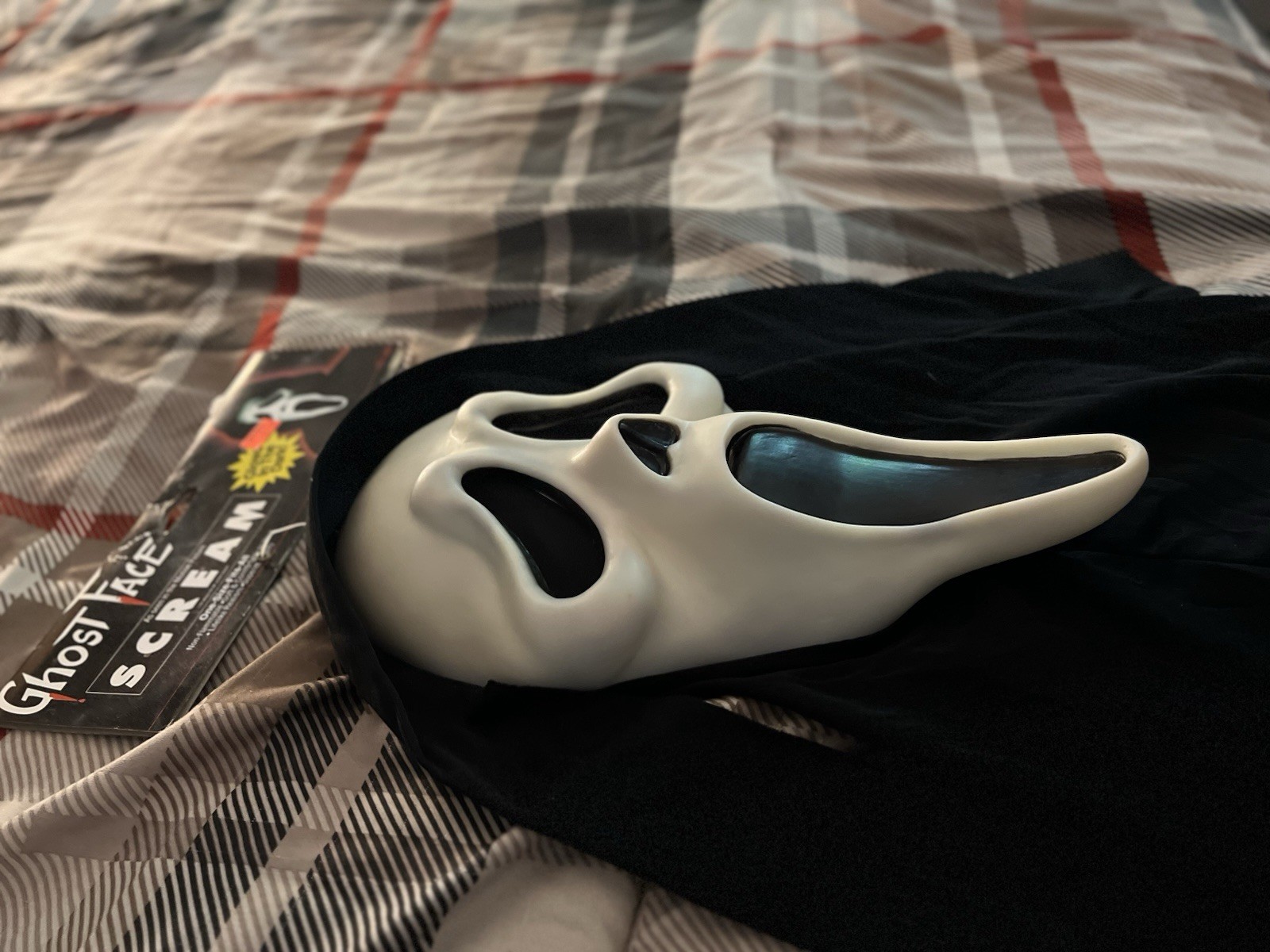 Scream 3 Easter Unlimited Black and Red Tagged Ghostface Mask Halloween ...