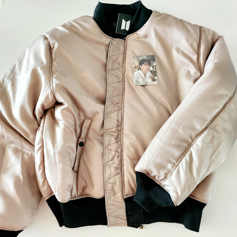 [ON HAND] BTS JUNGKOOK GOLDEN Official Merch MD + Tracking Number | eBay