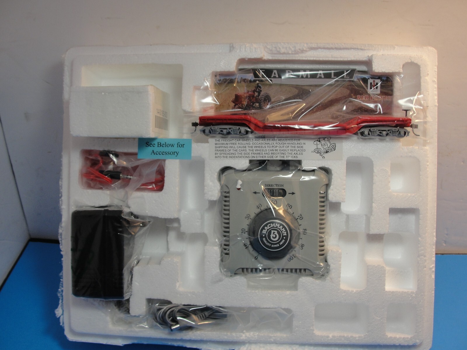 Hawthorne Village Bachmann Depressed Flatbed Farmall H Tractor ...