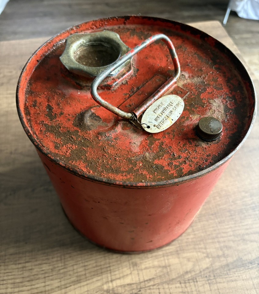 VINTAGE RED METAL FUEL/OIL CAN MADE IN CANADA @WOW@ | eBay UK