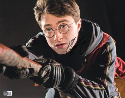 Daniel Radcliffe Signed Autograph 11x14 Photo - Harry Potter Quidditch ...