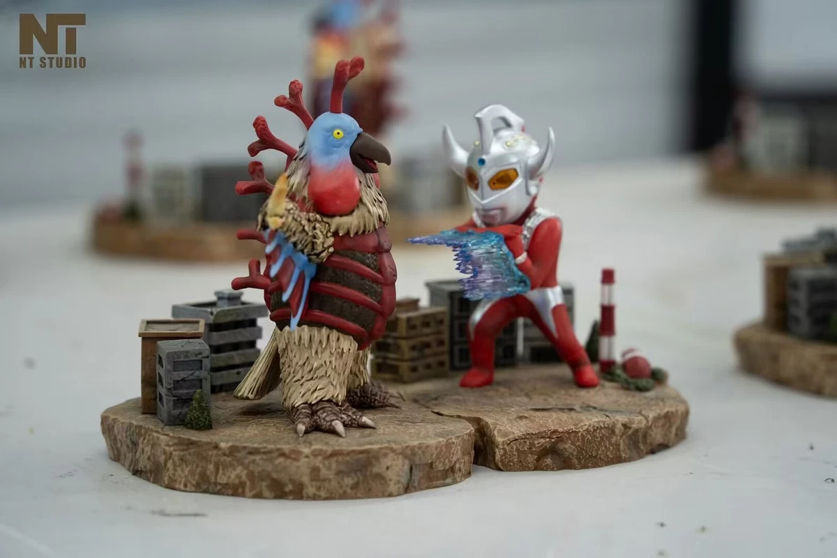 Ultraman Taro Vs Birdon