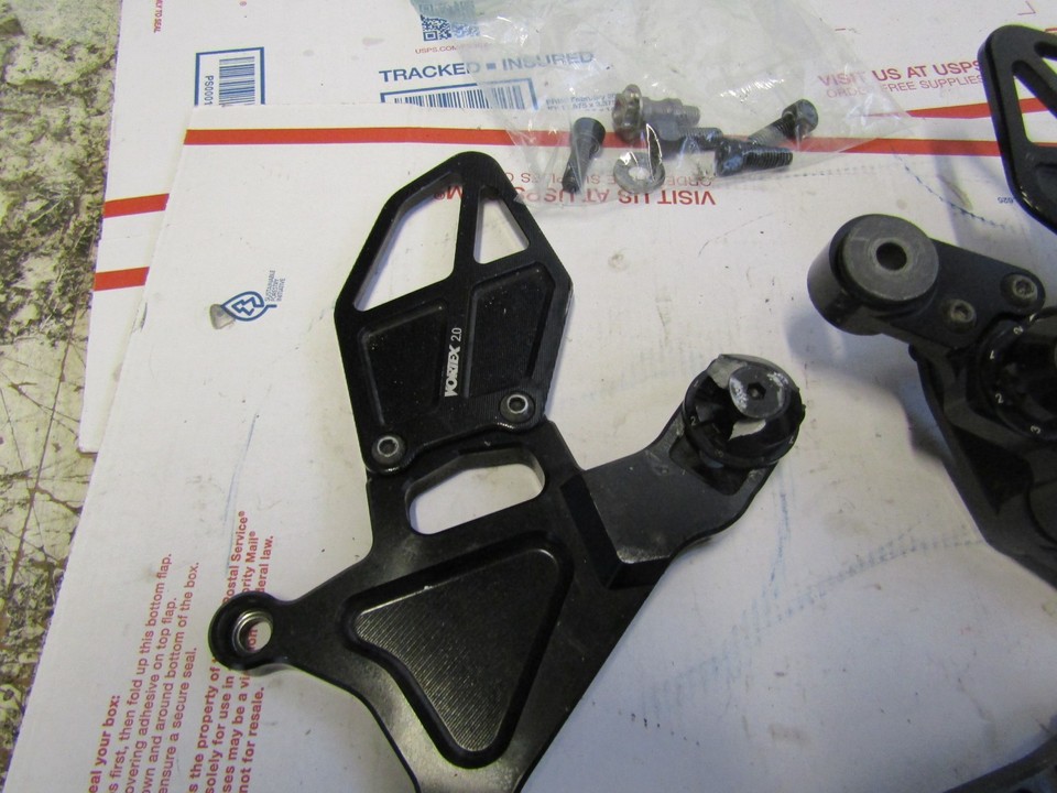 06 THROUGHT 20 Yamaha R6 Black VORTEX REAR SETS YZF-R6 FOOT REST VORTEX ...